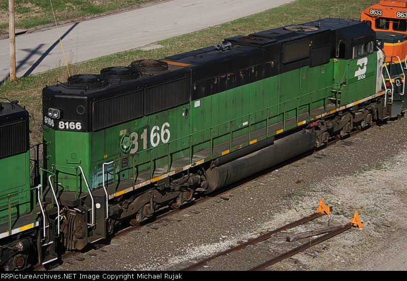 BNSF 8166